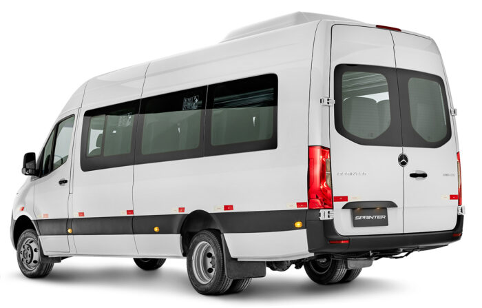 Mercedes Sprinter ganhou van de 19 lugares - Auto Destaque